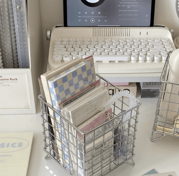 5 Minimalist Organization Hacks For a Clutter-Free Space