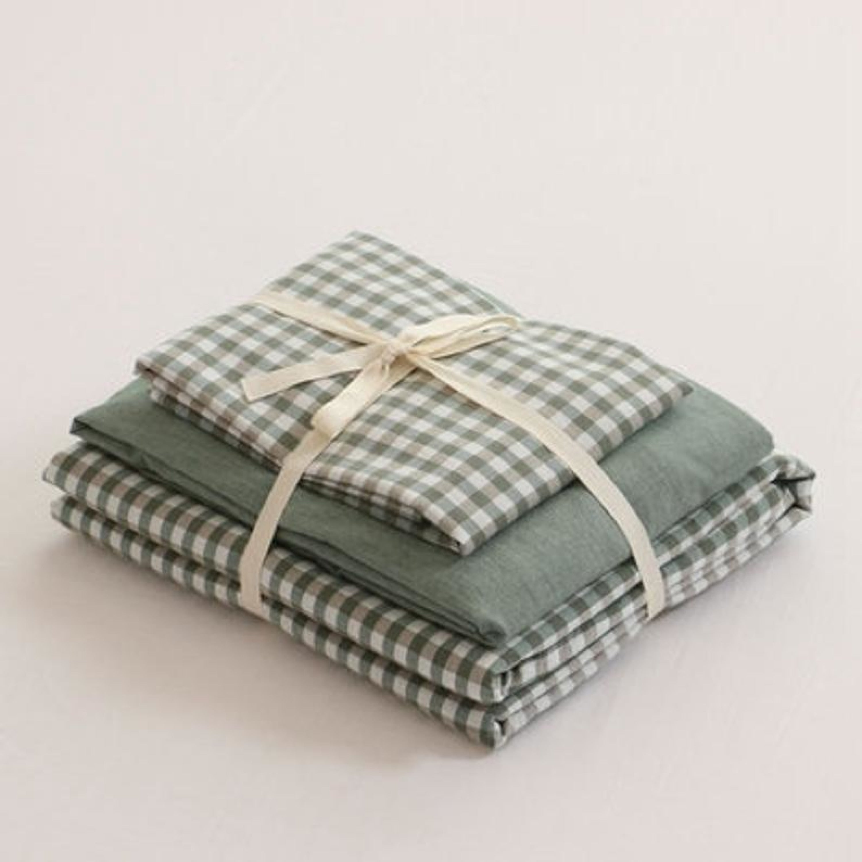 Gingham Bedding Set / Red | Best Stylish Bedding | Ever Lasting